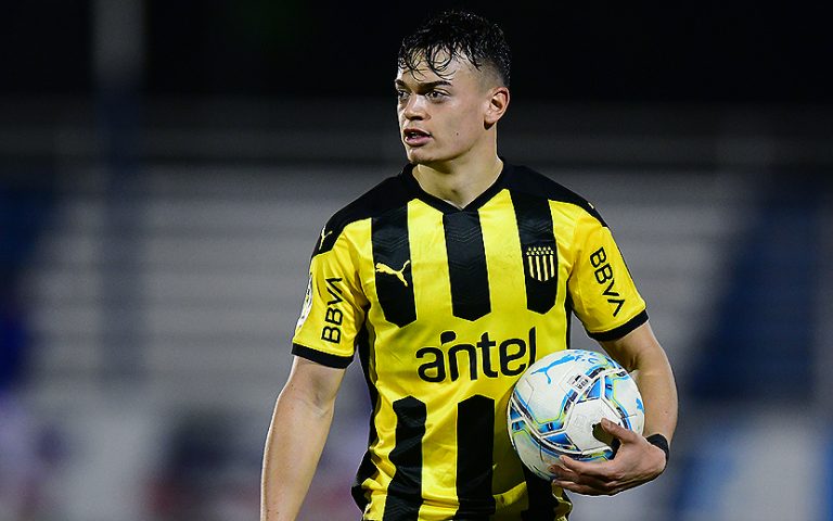 Tenfield.com » Valentín Rodríguez, voló por el lateral