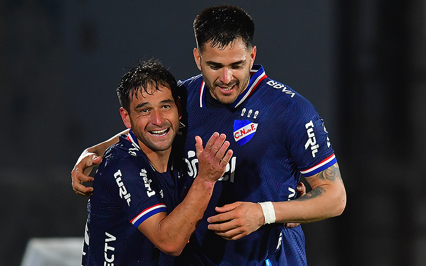 Tenfield.com » Nacional festejó de atrás