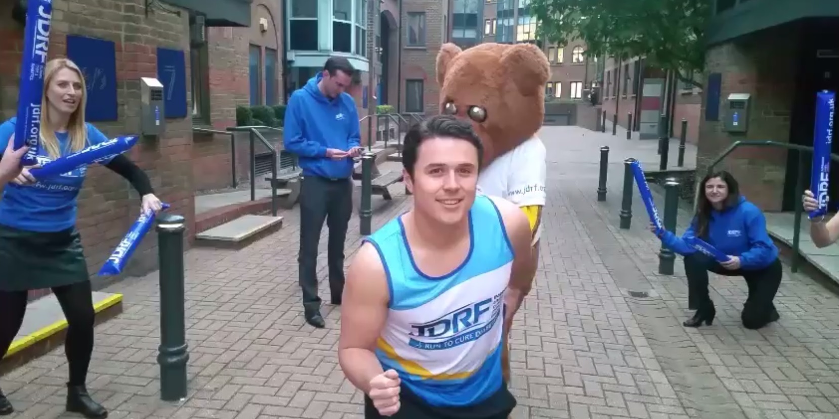 Watch: Charities are joining in the mannequin challenge video craze - TFN