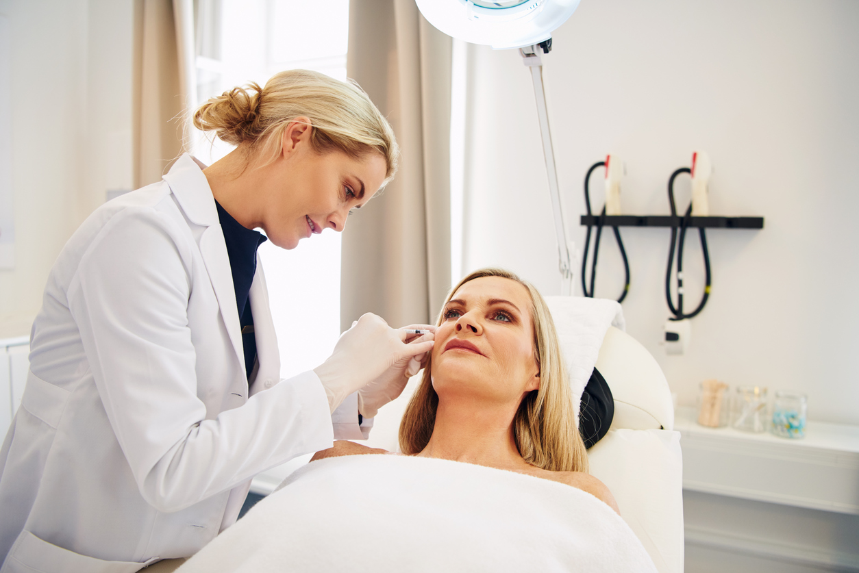 Should plastic surgery adverts be banned? - TFN
