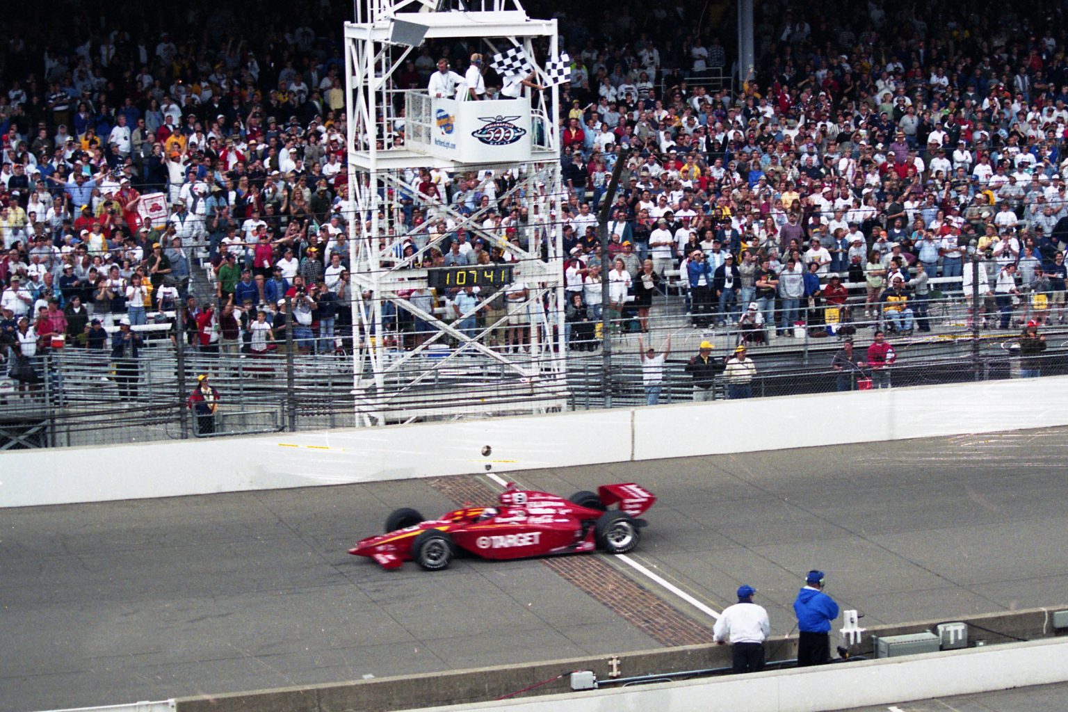 A rookie win that changed the future: Montoya and Indy 2000 - The Race