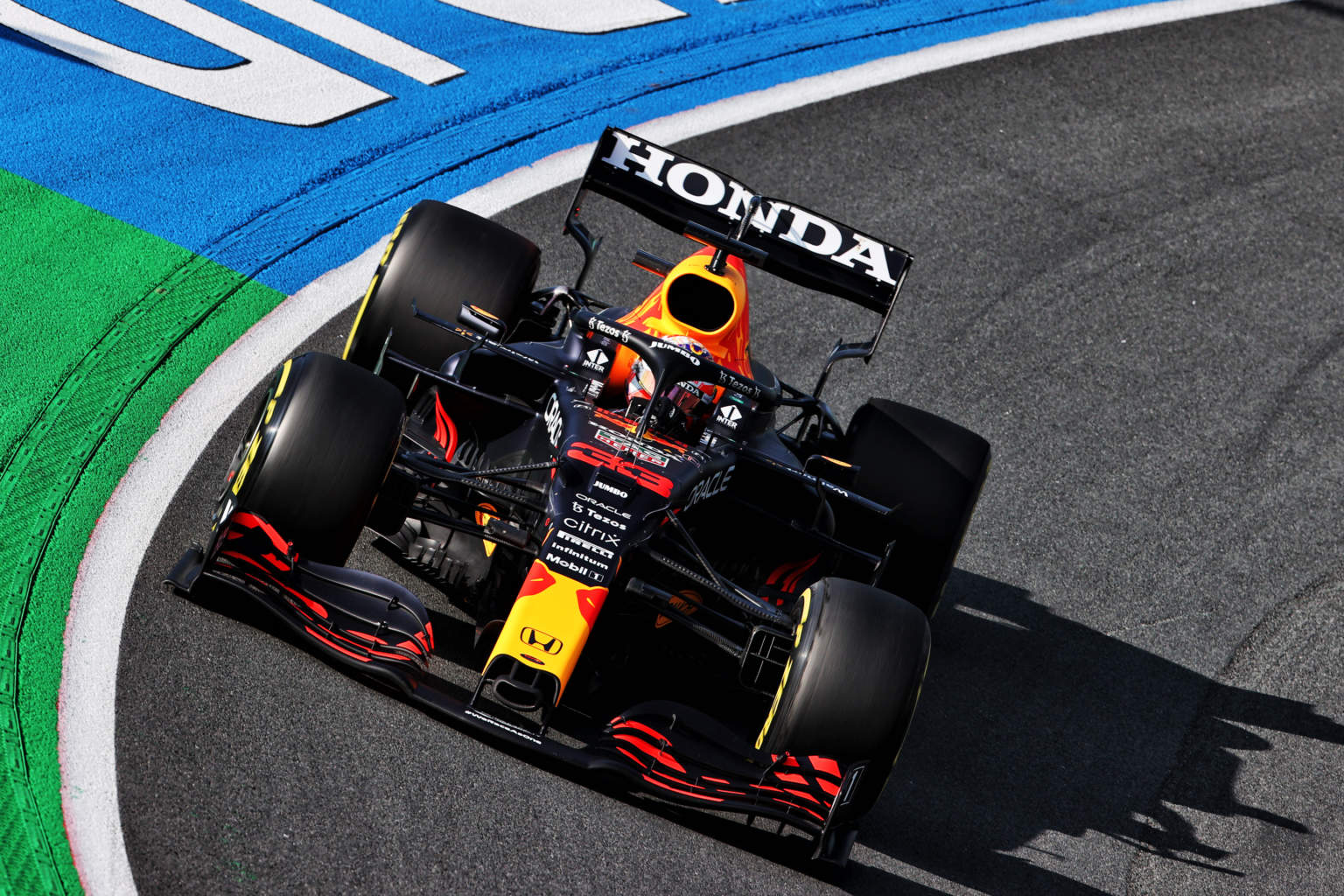 Dutch GP trackside: The many lines F1 drivers are using at Turn 3
