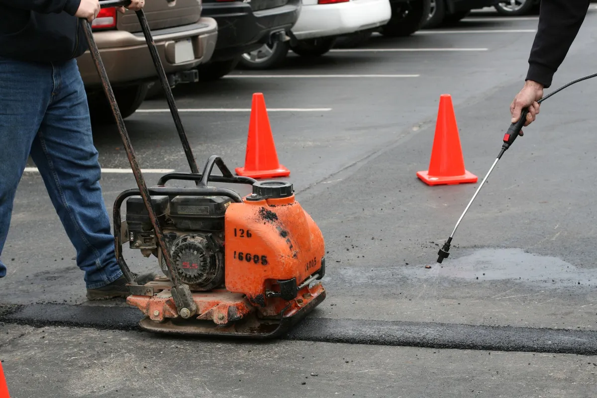 Asphalt Sealcoating Services in Central MA | Grindstone Sealcoating