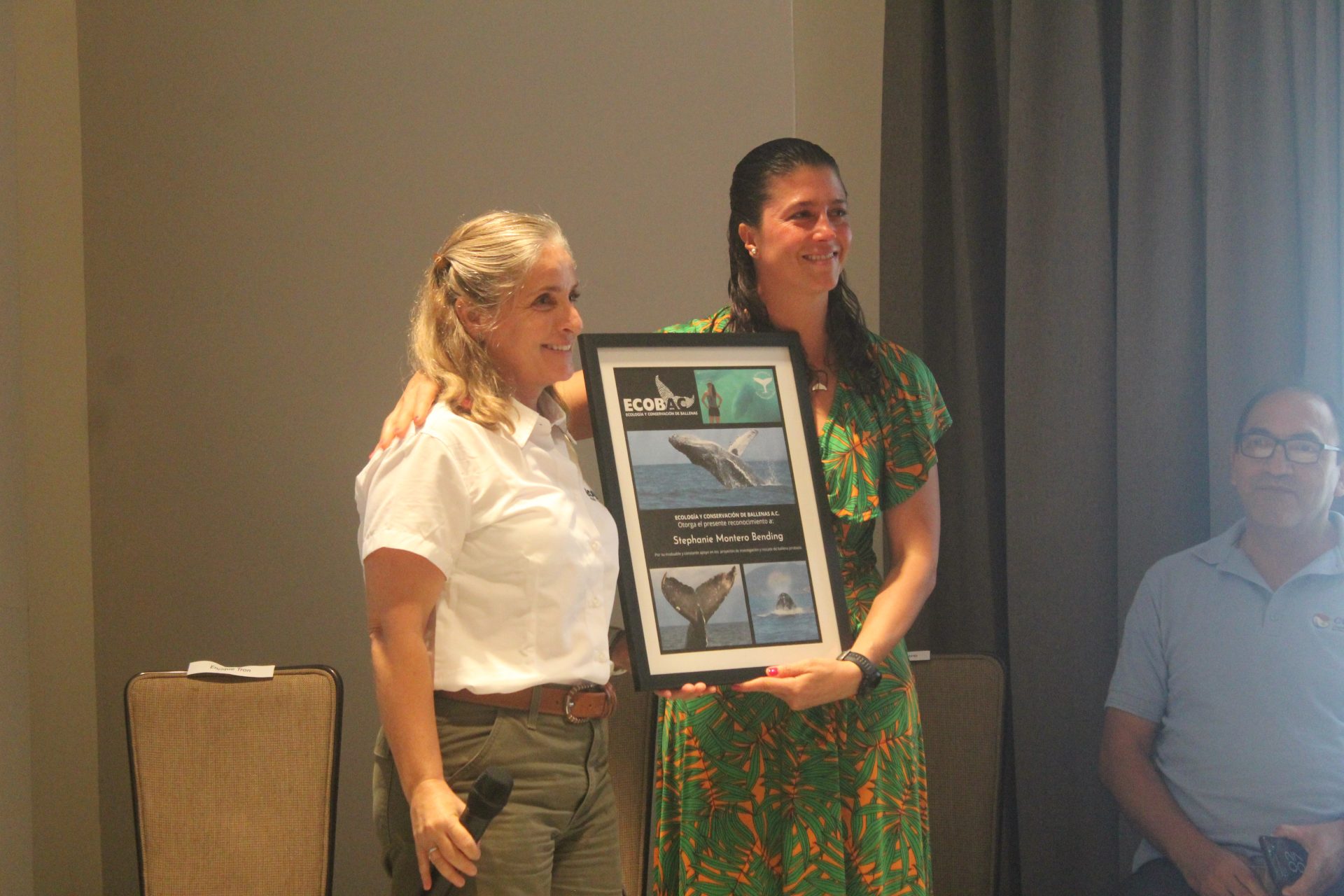 Logra hazaña de nado Stephanie Montero en la Bahía de Banderas