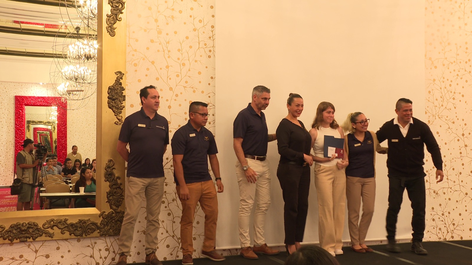 Tafer premia a 33 estudiantes con becas universitarias