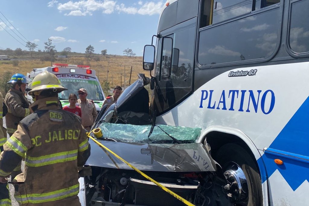 Un muerto y tres heridos leves tras choque en Tonala Un muerto y tres heridos leves tras choque en Tonala