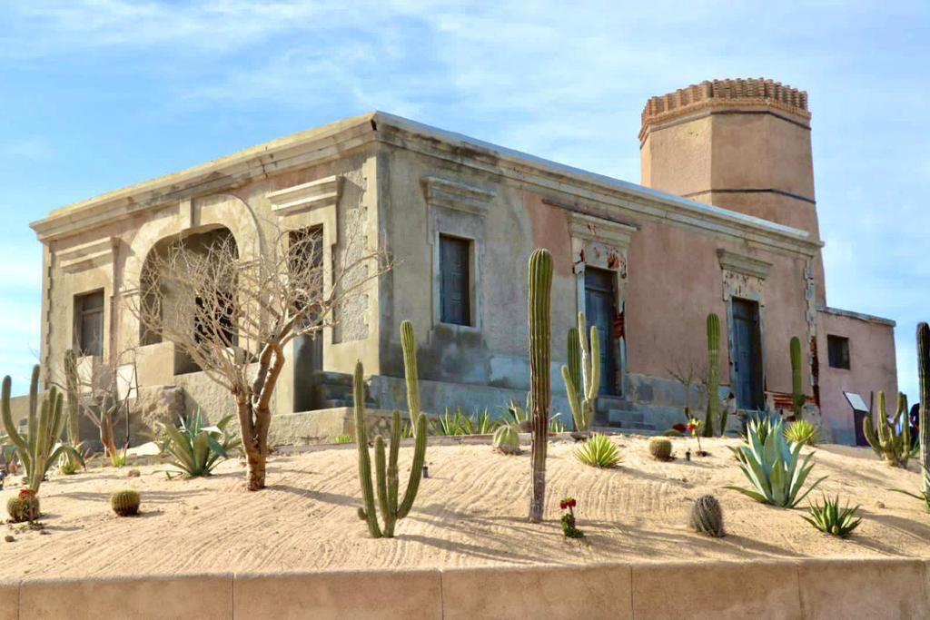 Conmemoran el 118° aniversario del Faro Viejo de Cabo Falso