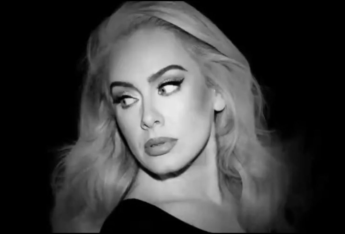 Adele despierta sospechas sobre anuncio de conciertos en México
