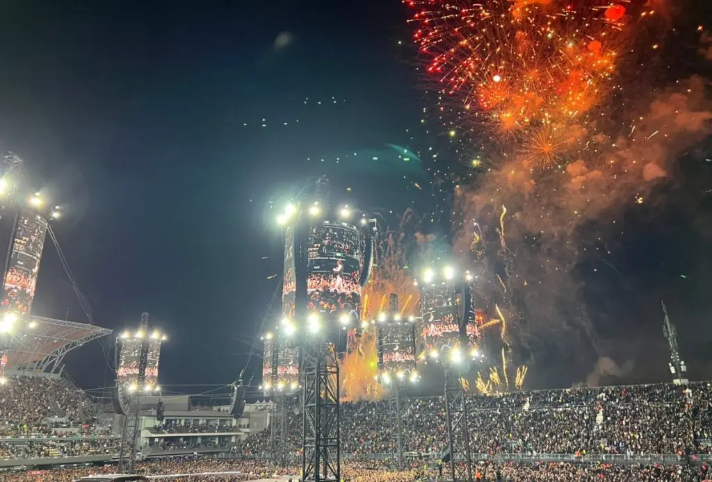 VIDEO: Metallica mezcla el metal con La Chona y sacude a México