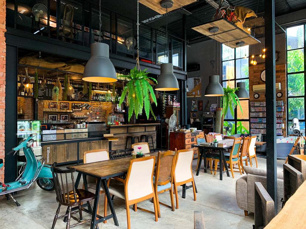 WAREHOUSE 18 Pool & Cafe | ดูข้อมูลที่เที่ยวบน TripNiceDay
