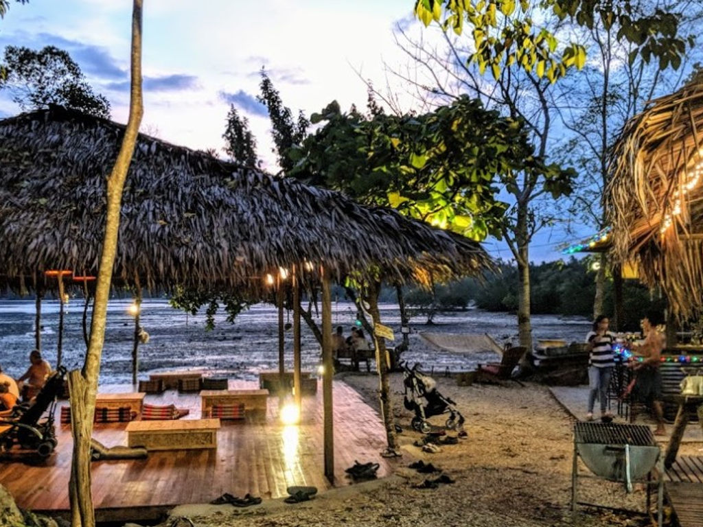 Tew Lay Bar | ดูข้อมูลที่เที่ยวบน TripNiceDay