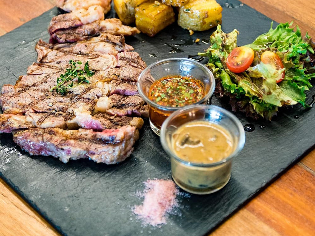 300 Grams | ดูข้อมูลที่เที่ยวบน TripNiceDay