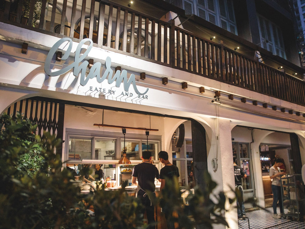 Charm Eatery and Bar | ดูข้อมูลที่เที่ยวบน TripNiceDay