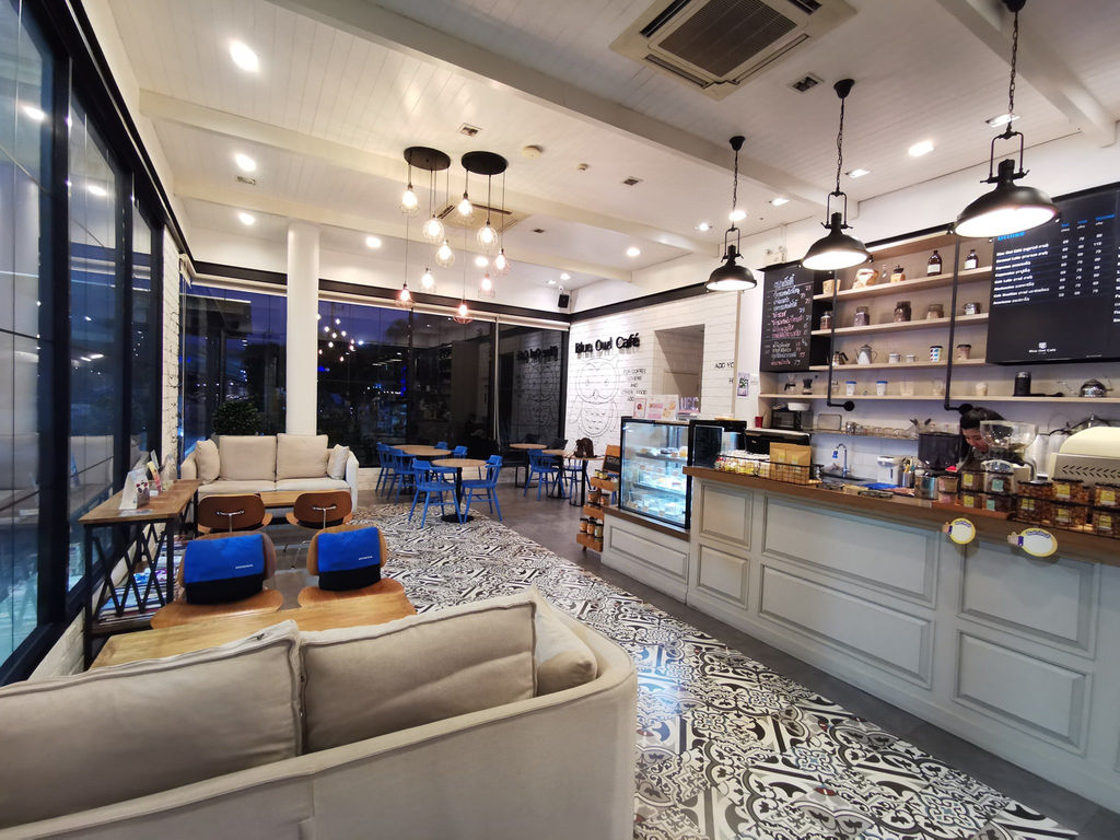 Blue Owl Cafe, Ratchaphruek Road | Find & View Tourist Attractions on ...