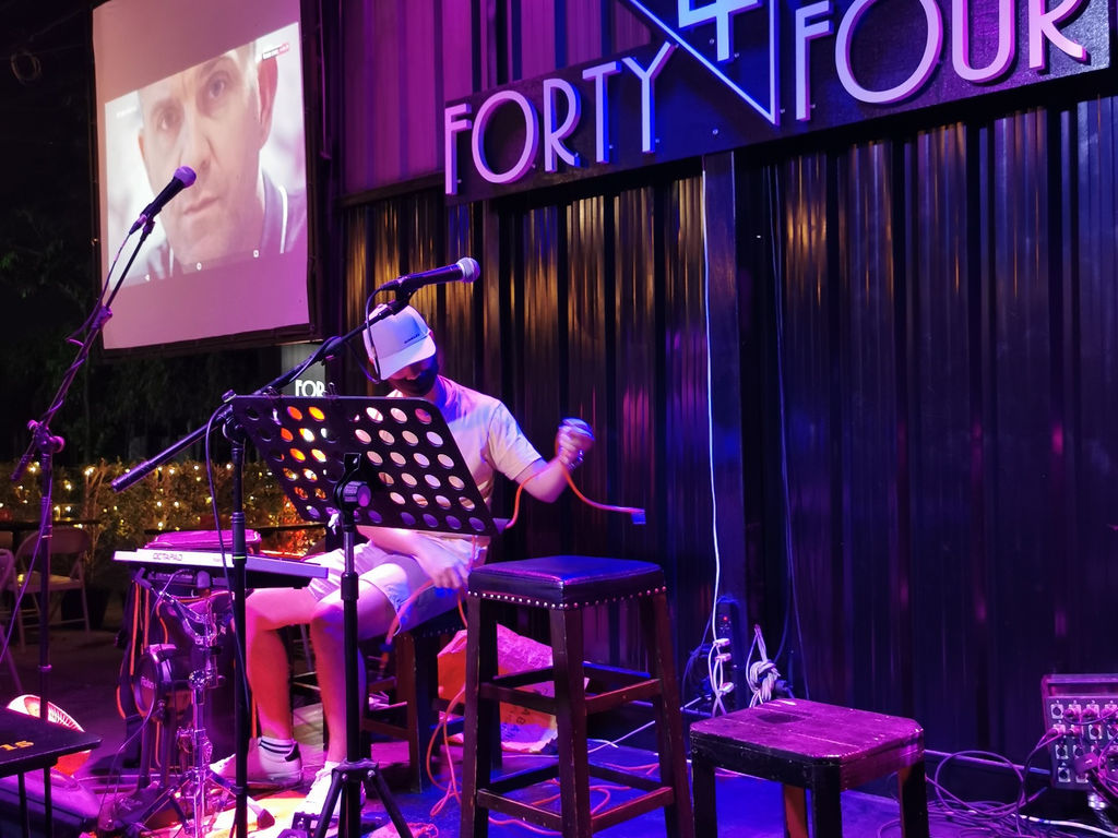 44 Bar & Restaurant | ดูข้อมูลที่เที่ยวบน TripNiceDay