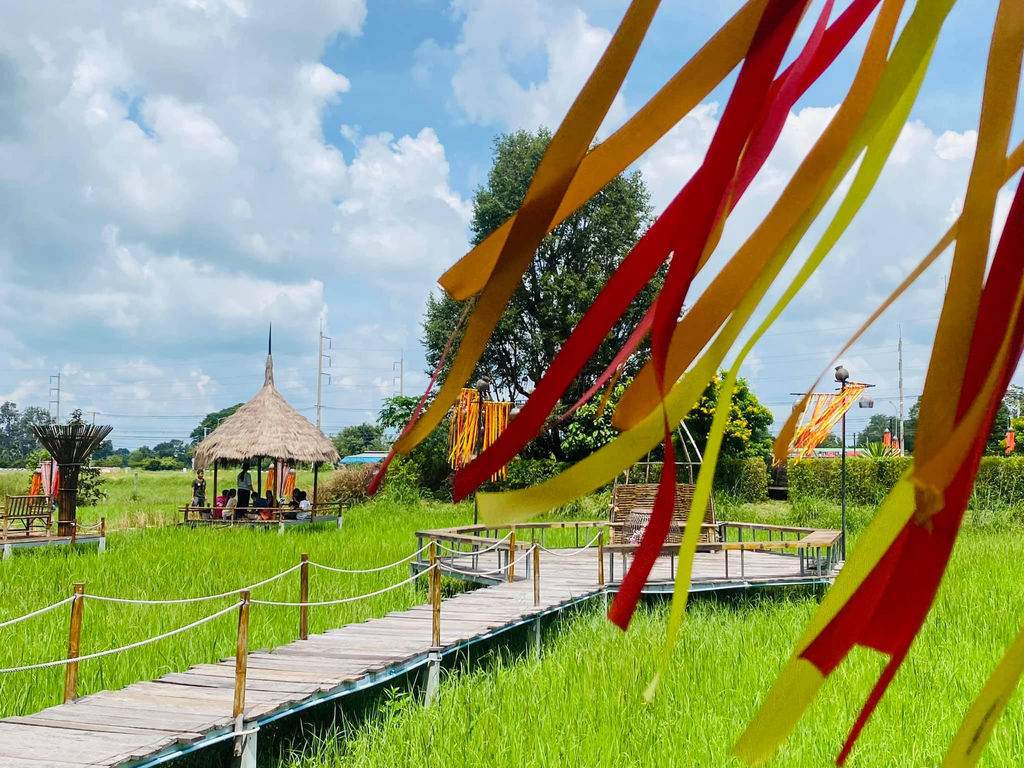 โพนนาคาเฟ่ (PoonNa Cafe and Eatery) | ดูข้อมูลที่เที่ยวบน TripNiceDay