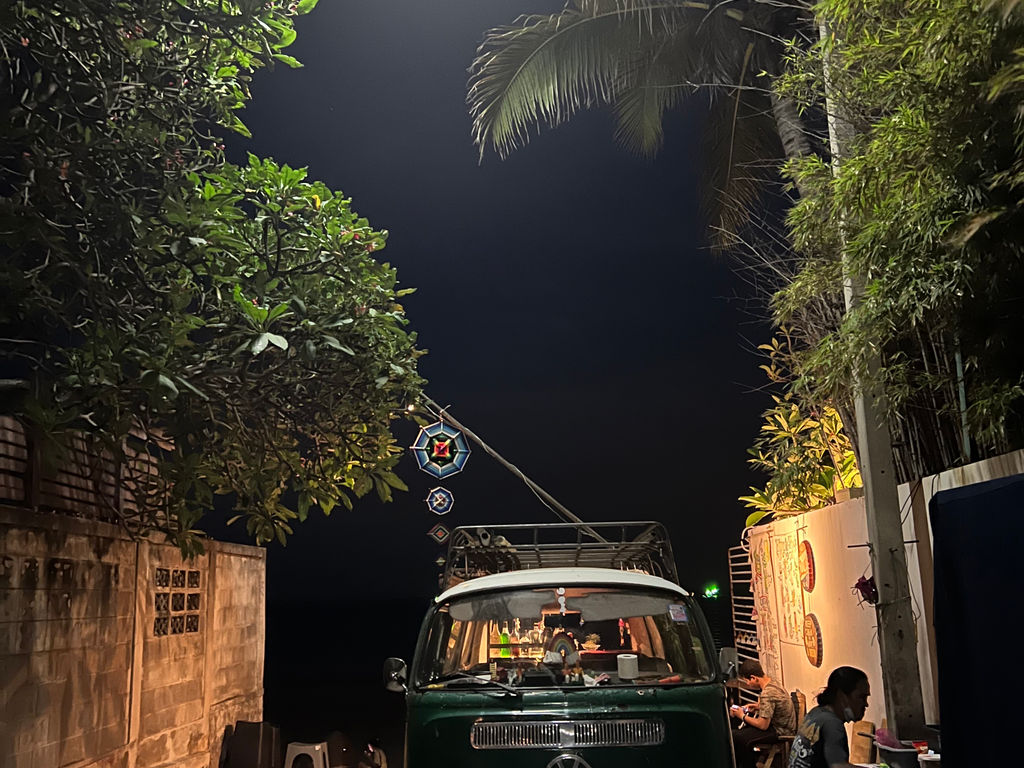 Hippie bar | ดูข้อมูลที่เที่ยวบน TripNiceDay