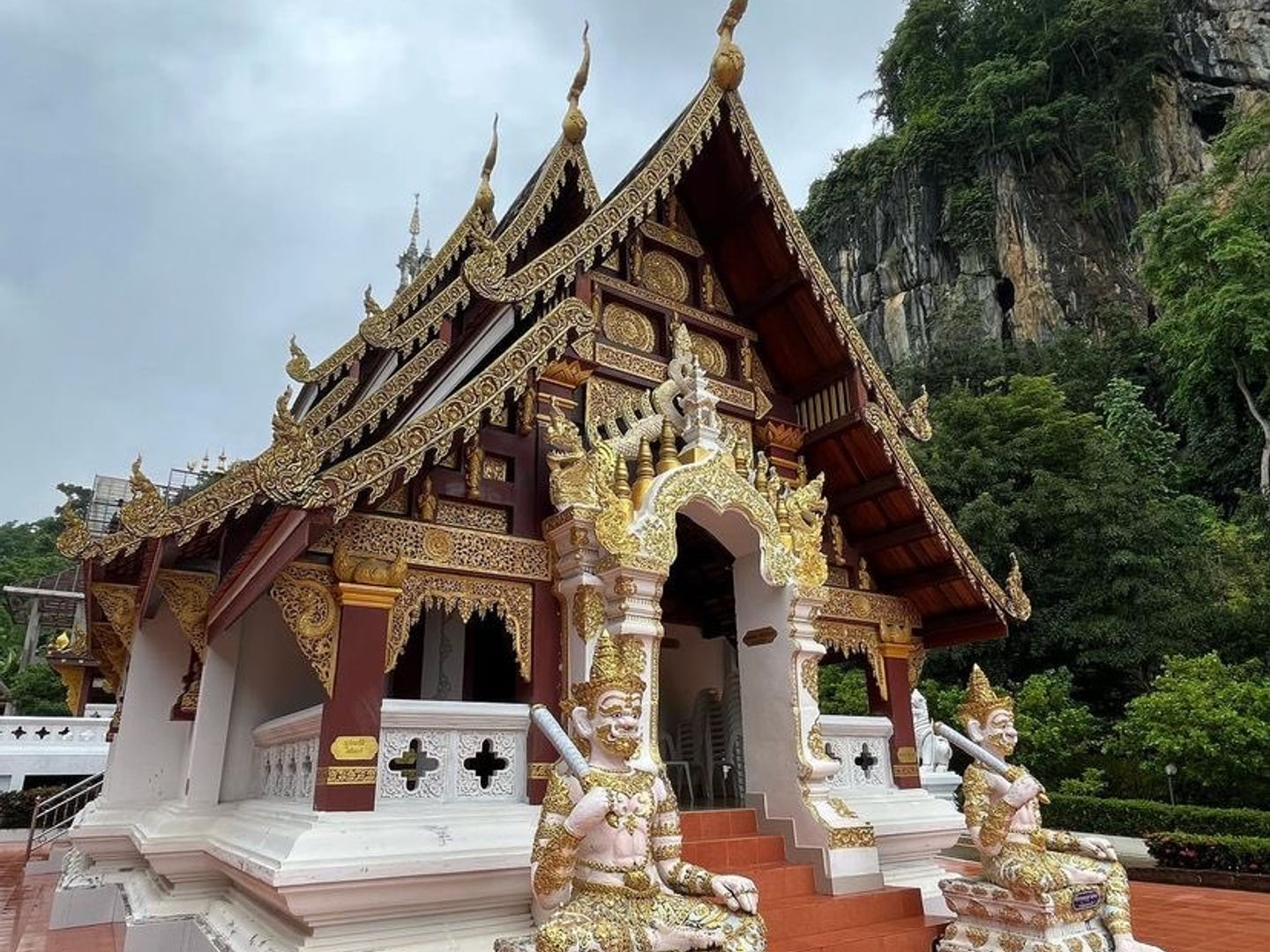 Chetawan Cave Buddhist Temple | Find & View Tourist Attractions on ...