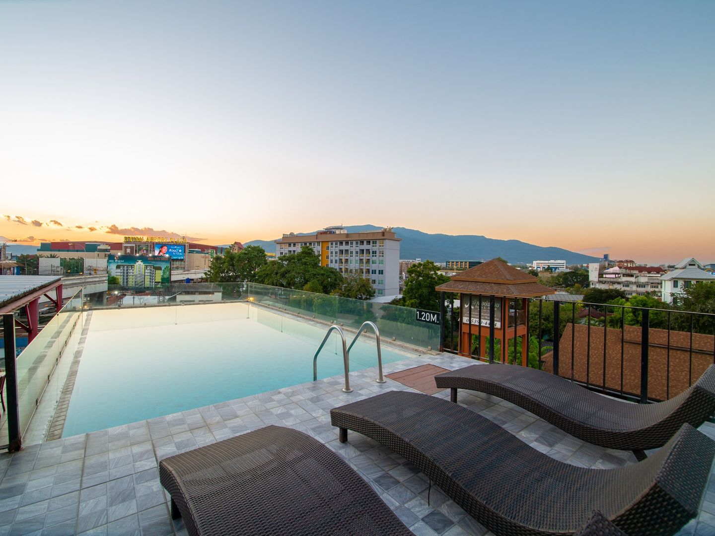 โรงแรม วี เทอมินัล We Terminal Hotel | ดูข้อมูลที่เที่ยวบน TripNiceDay