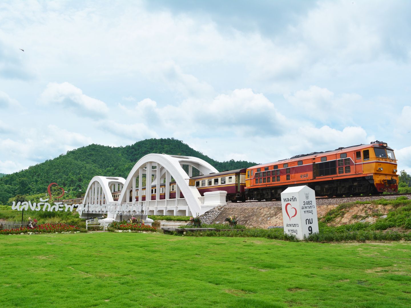 Tha Chomphu White Bridge | Find & View Tourist Attractions on Tripniceday