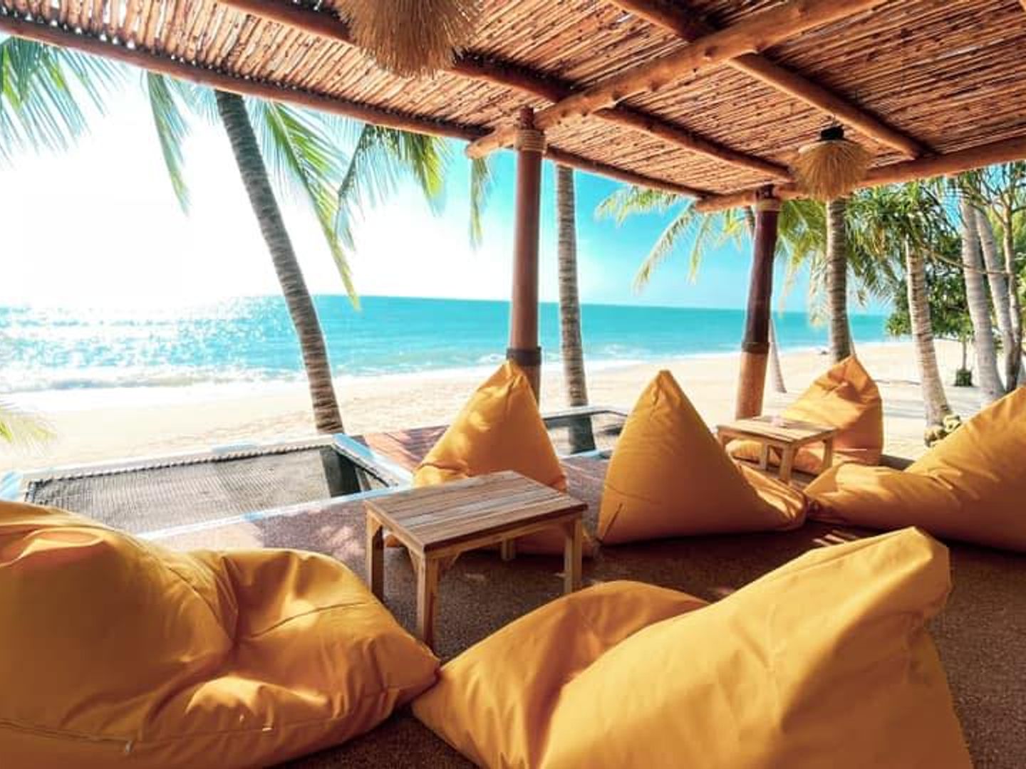 สิวา SIWA Latte Beach & Eatery | ดูข้อมูลที่เที่ยวบน TripNiceDay