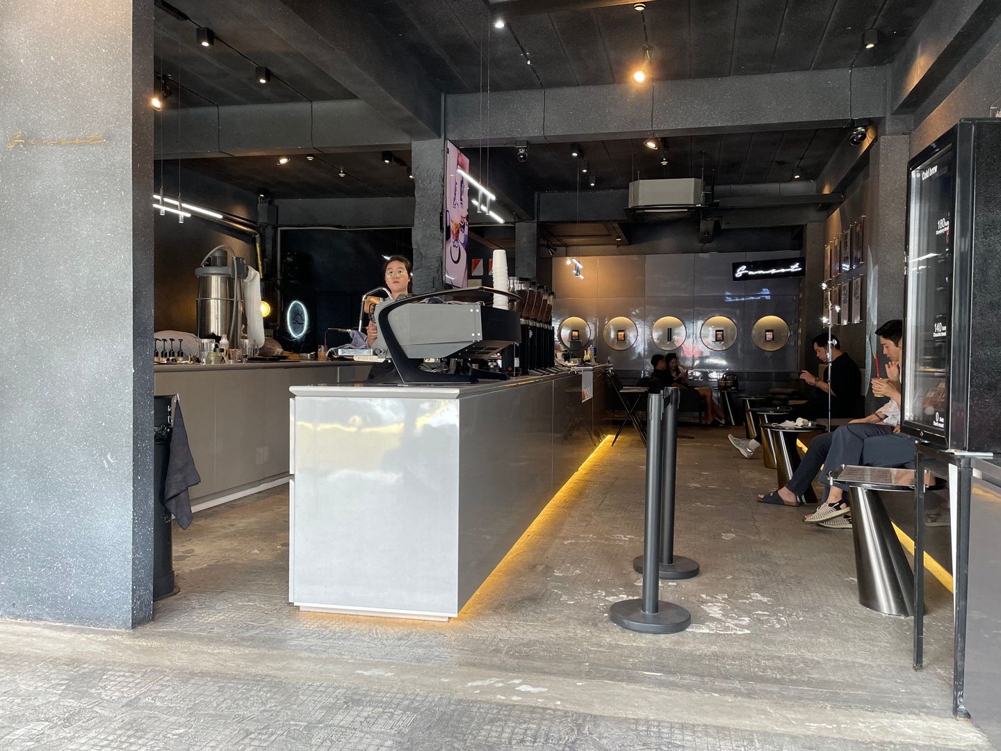 Sunset Coffee Roasters @Flagship Store | ดูข้อมูลที่เที่ยวบน TripNiceDay