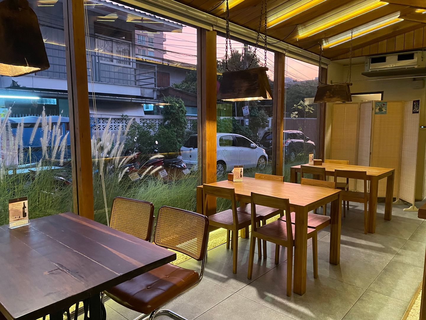 CHOB Craft Beer & Beef | Find & View Tourist Attractions on Tripniceday