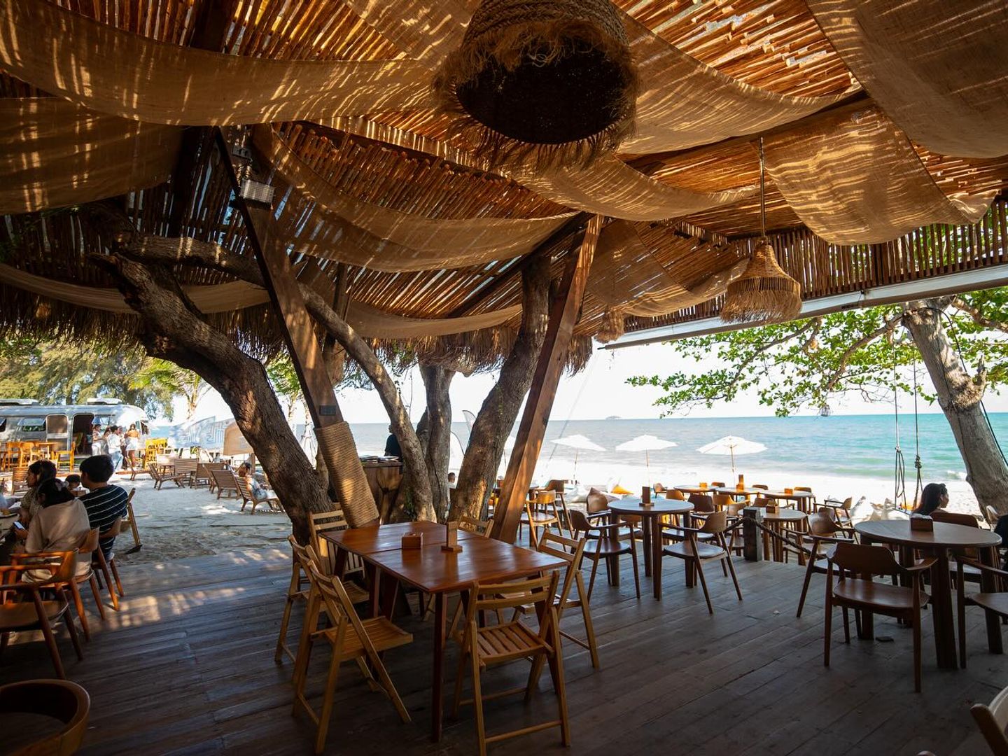 She Sails Cafe & Beach Club | ดูข้อมูลที่เที่ยวบน TripNiceDay