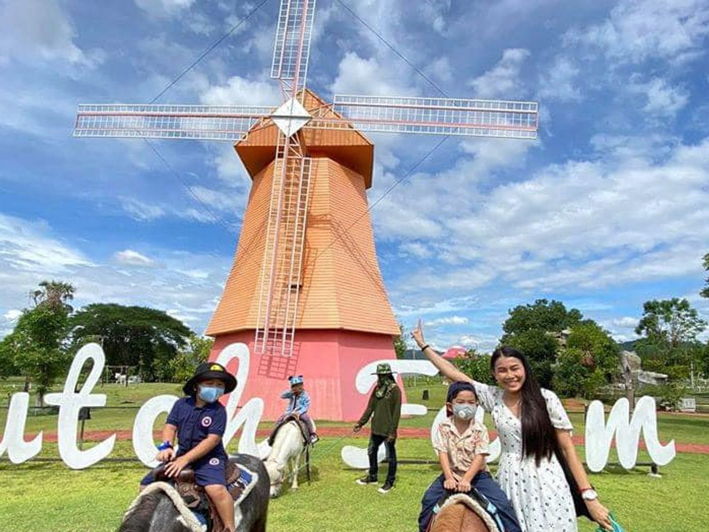 Dutch Farm | ดูข้อมูลที่เที่ยวบน TripNiceDay