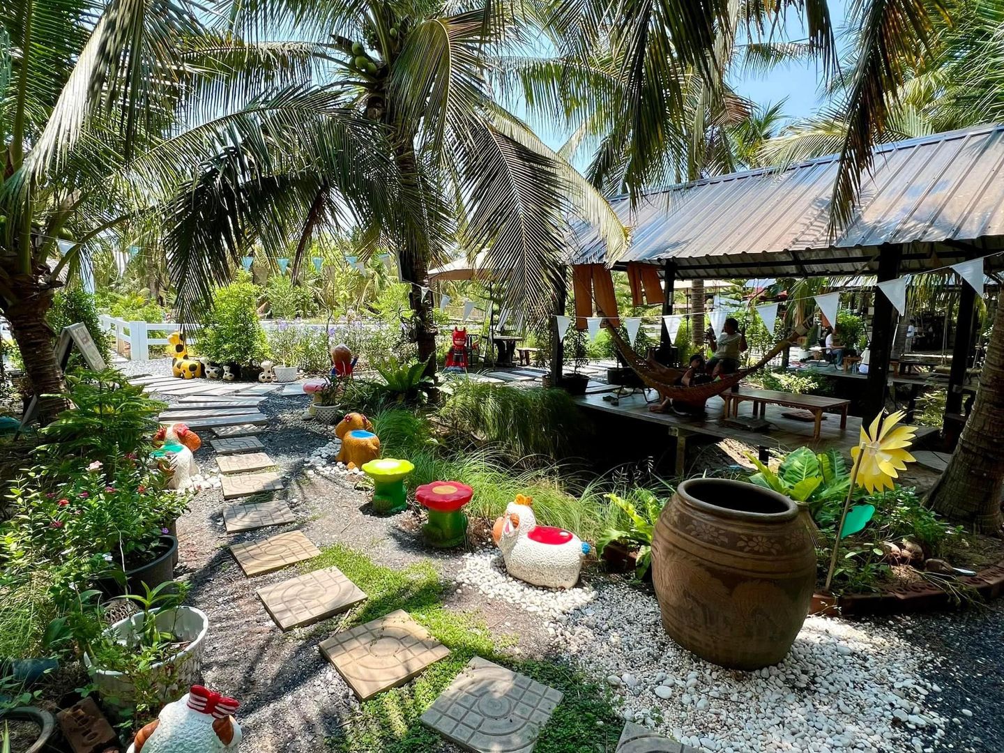 Cococowboy สวนมะพร้าวน้ำหอมแปดริ้ว | ดูข้อมูลที่เที่ยวบน TripNiceDay