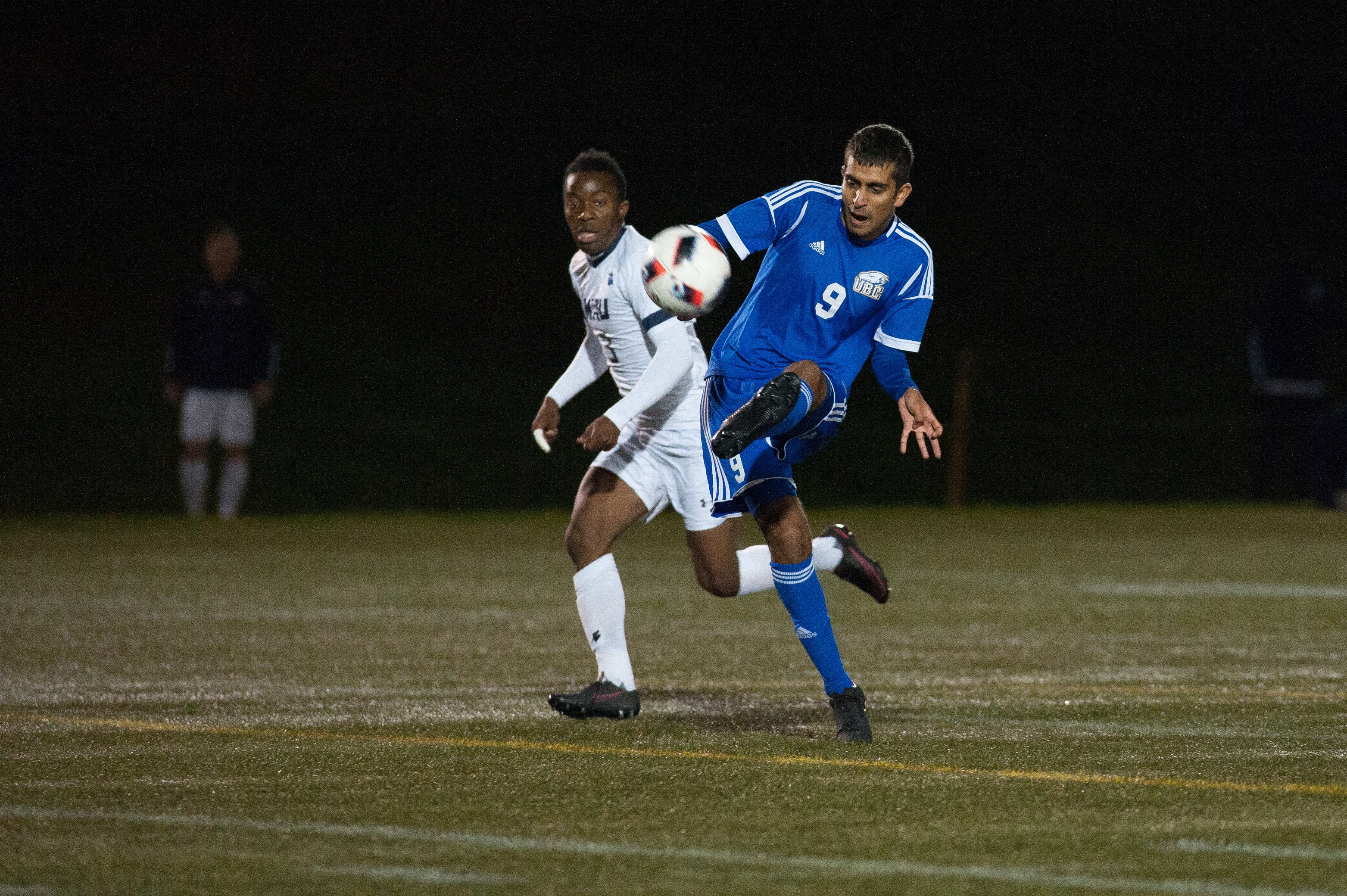 'Birds conquer Cougars in extra time, advance to CanWest final four