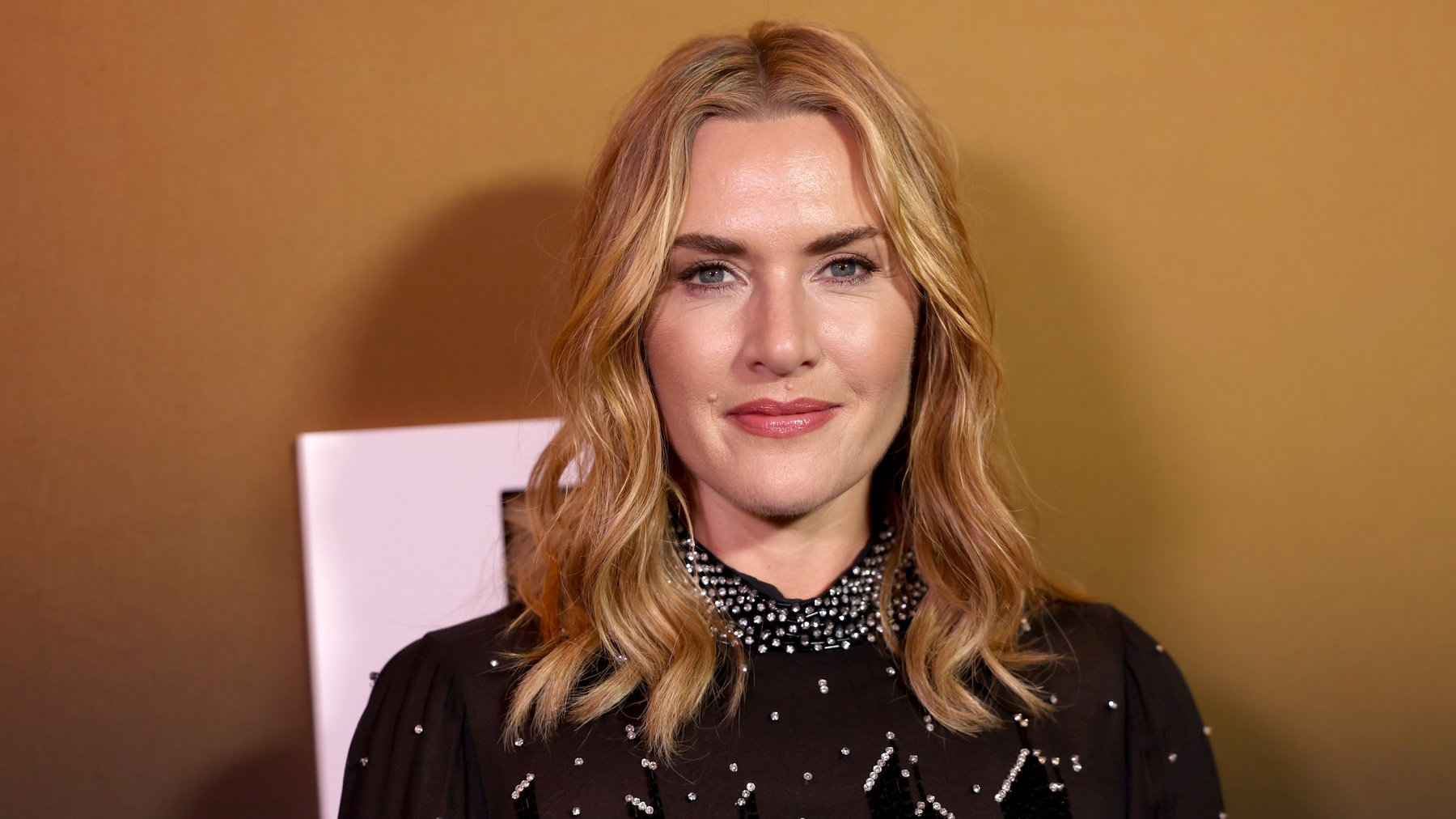 Particle News: Kate Winslet Reveals 'Titanic' Door Scene Filmed in ...