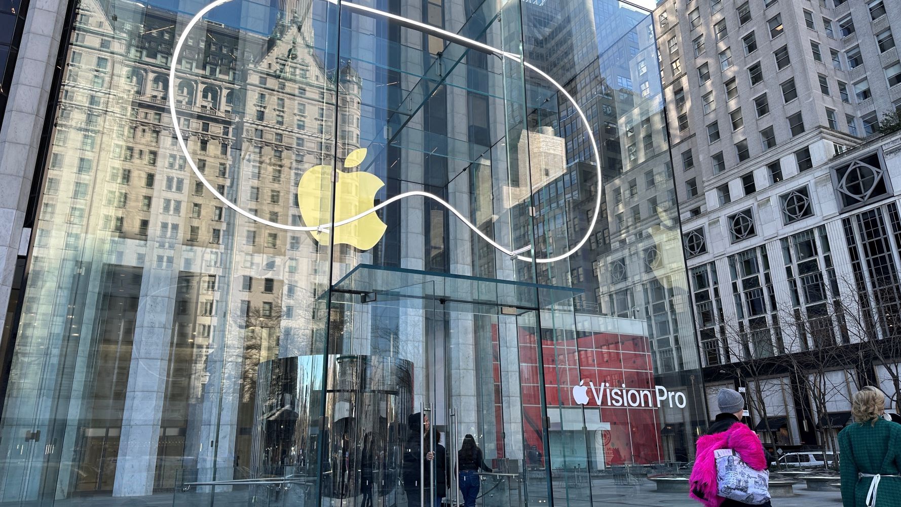 Particle News: Apple Initiates 'Atlas' Study for Potential Smart ...