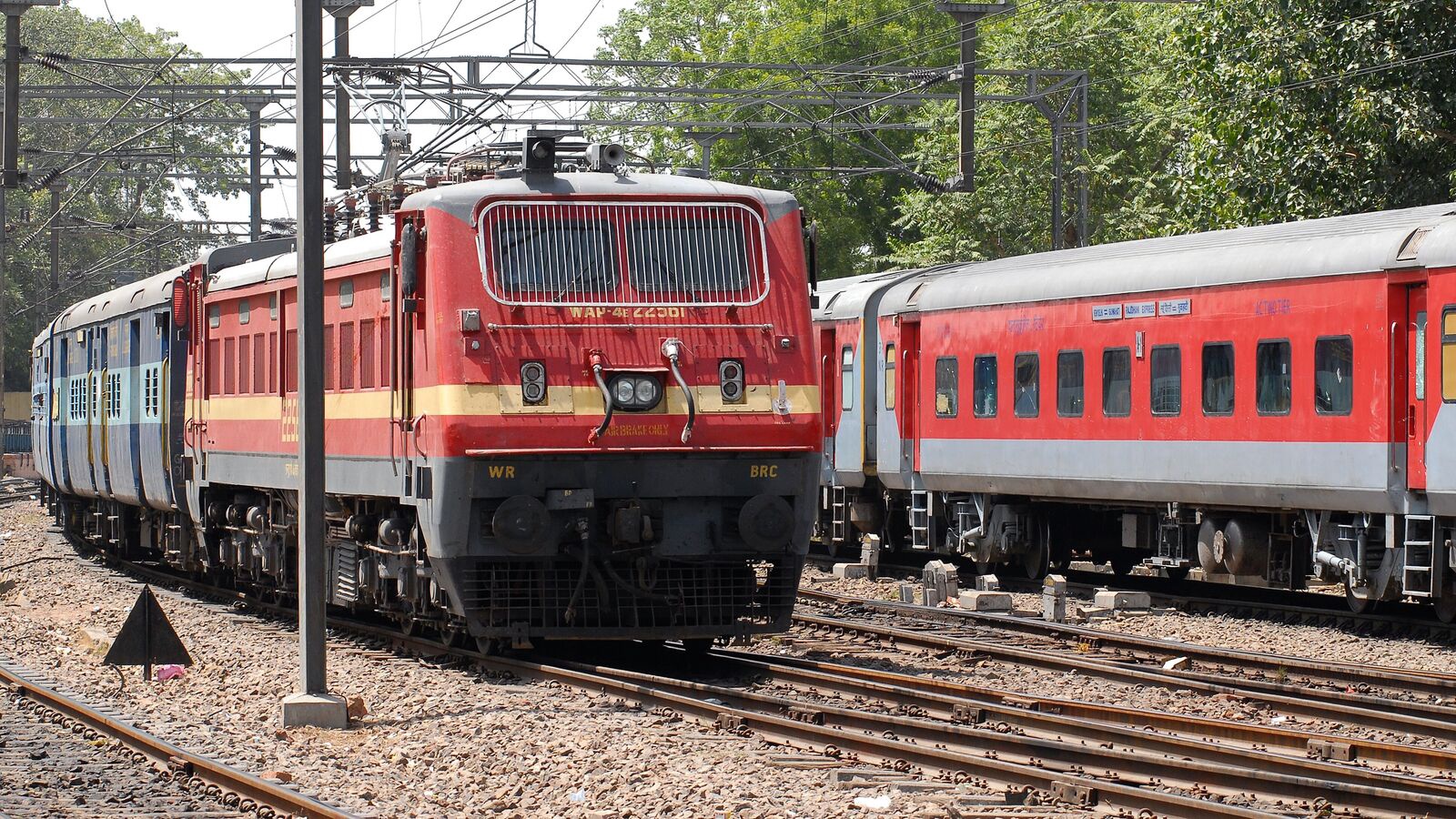 Particle News: Indian Railways to Operate 13,000 Trains for Maha Kumbh 2025