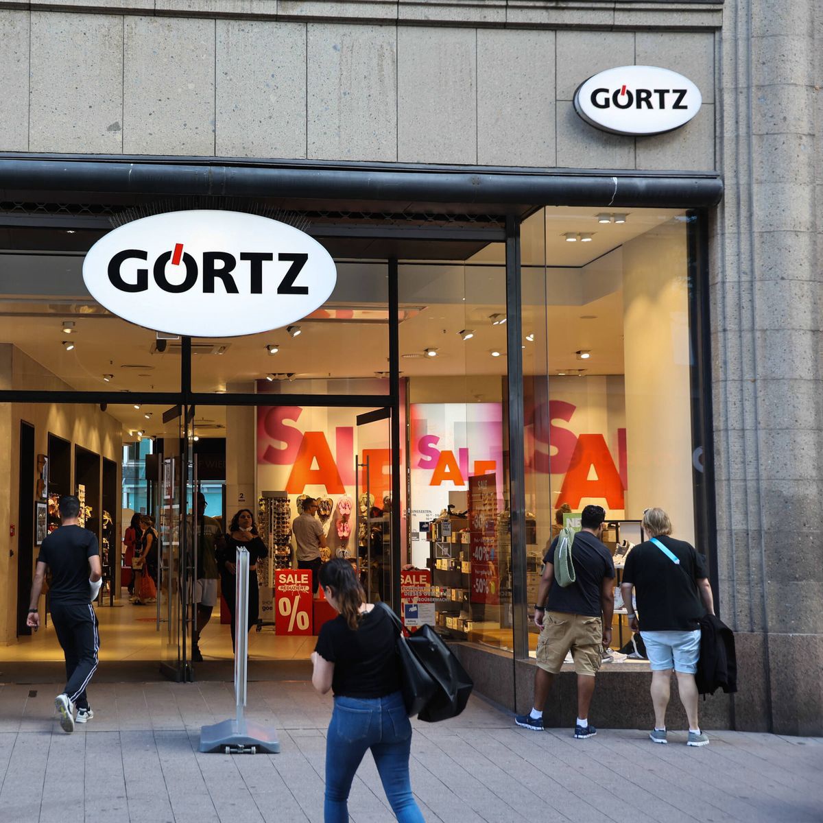 Particle News: Historic Shoe Retailer Görtz Declares Insolvency for the ...