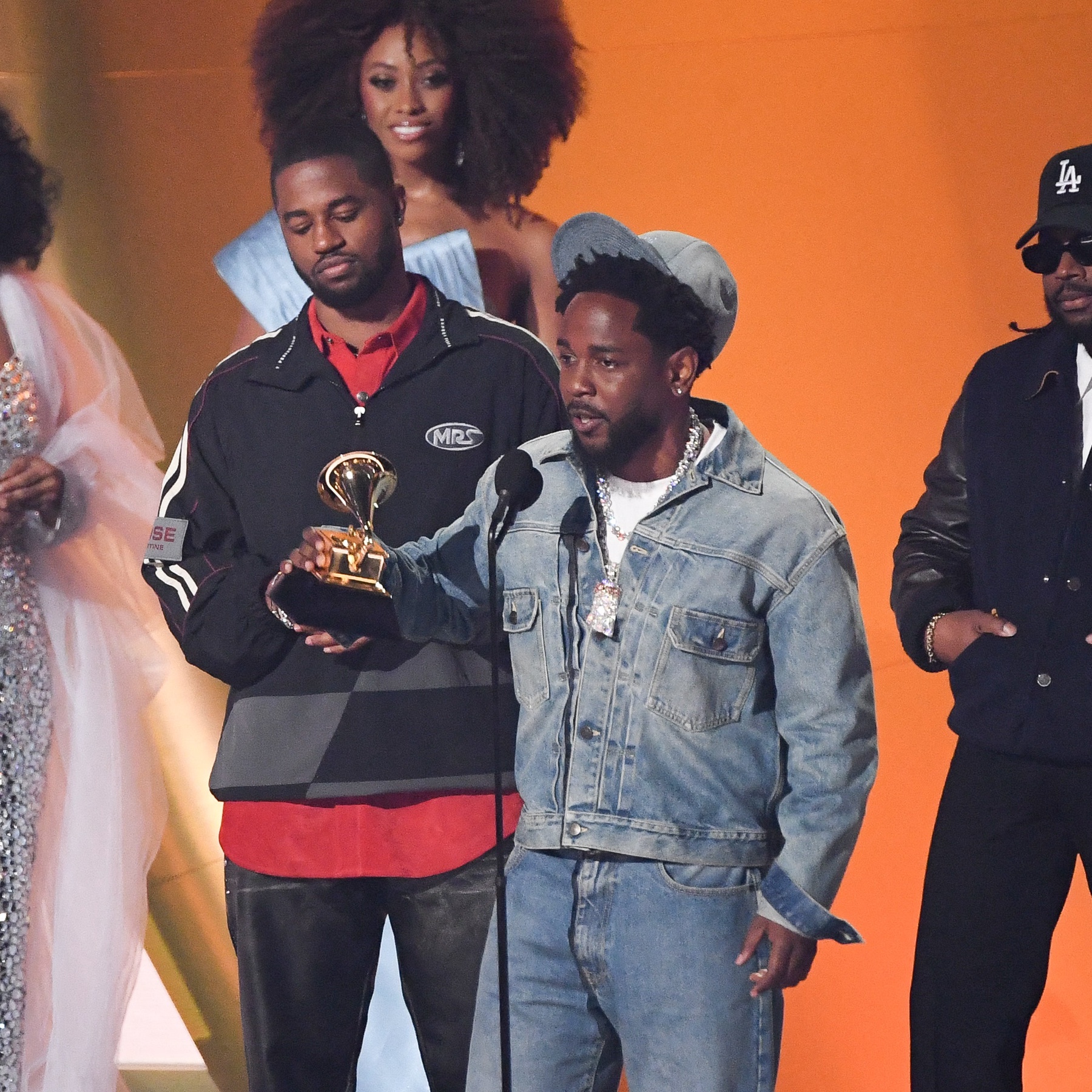 Particle News: Kendrick Lamar Sweeps 2025 Grammys with 'Not Like Us'