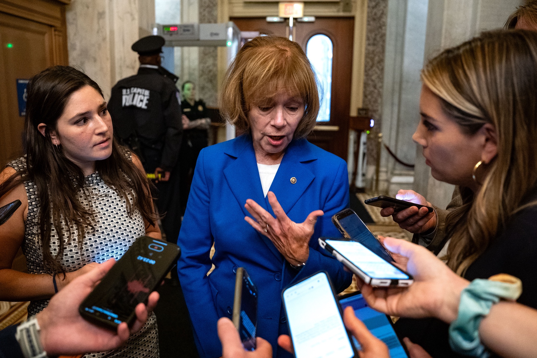 Particle News: Minnesota Senator Tina Smith Announces Retirement ...