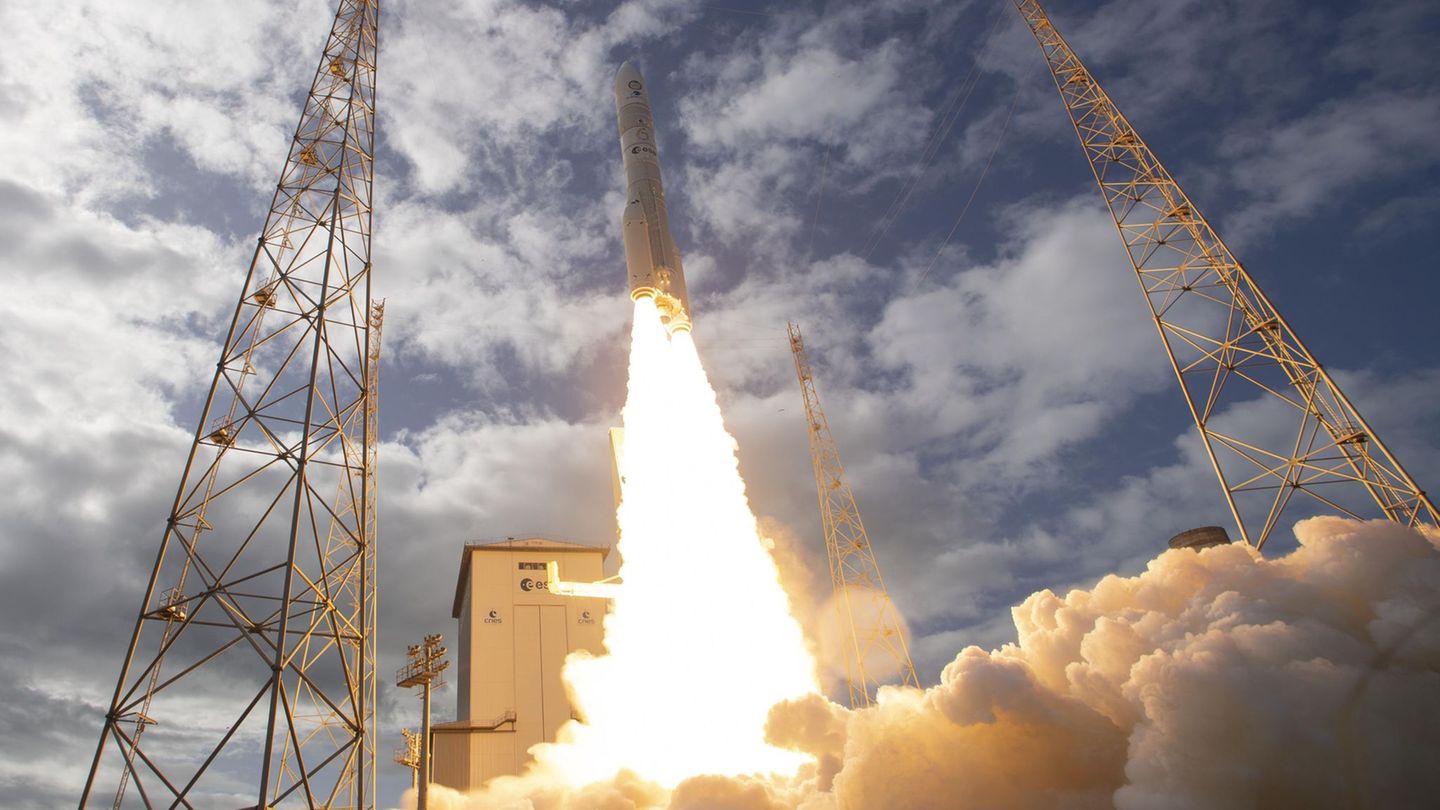 Particle News: Europe’s Ariane 6 Rocket Successfully Completes First ...