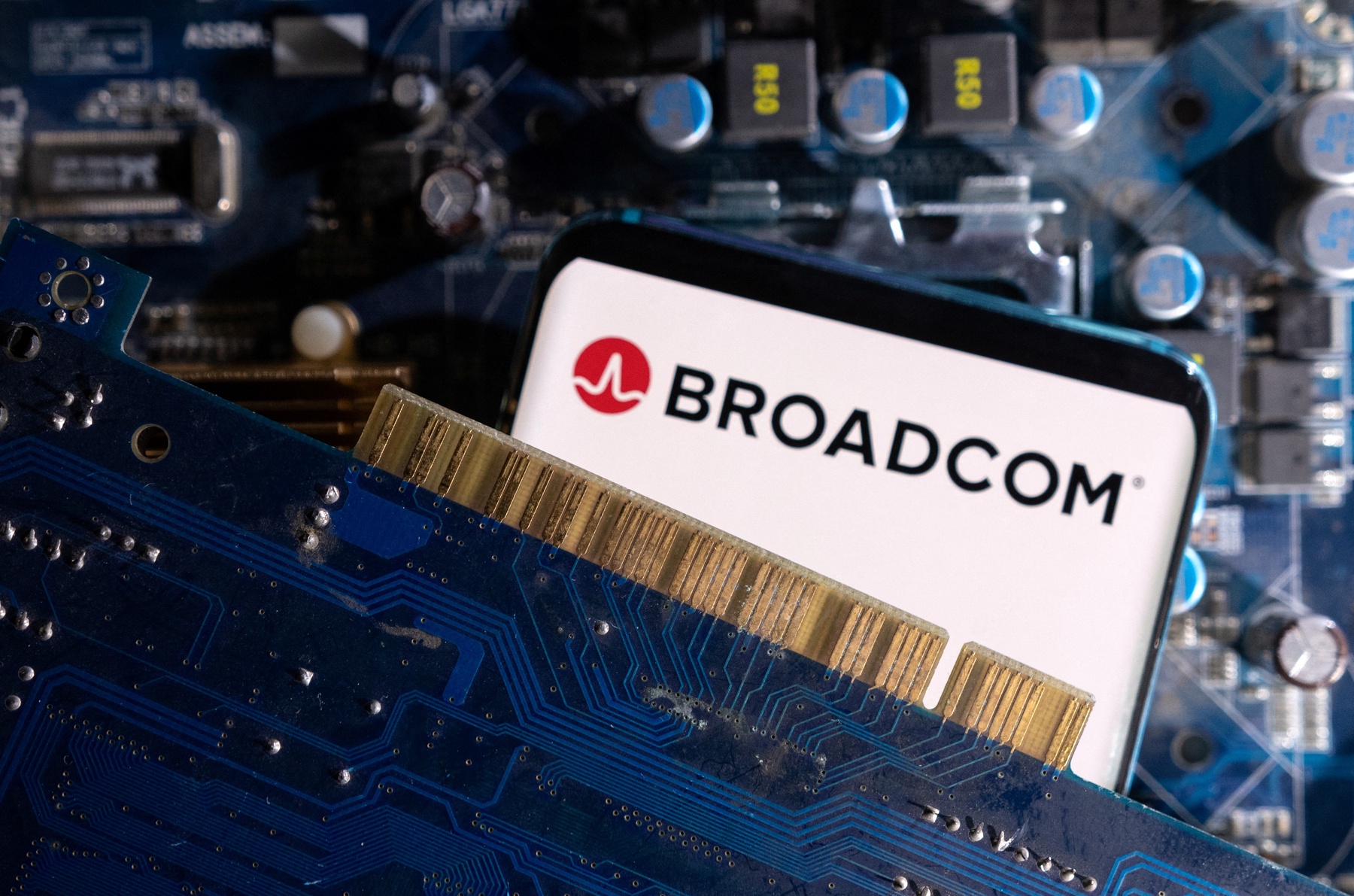 Particle News: Broadcom Reports Record Q1 Growth Driven by AI Chips and VMware Integration