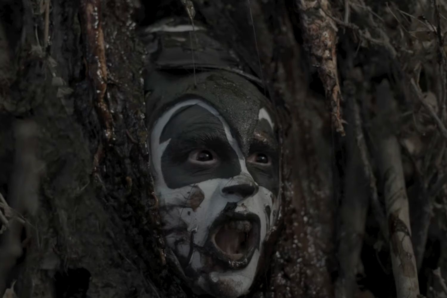 Particle News: Mickey Mouse and Winnie-the-Pooh Face Off in New Horror ...