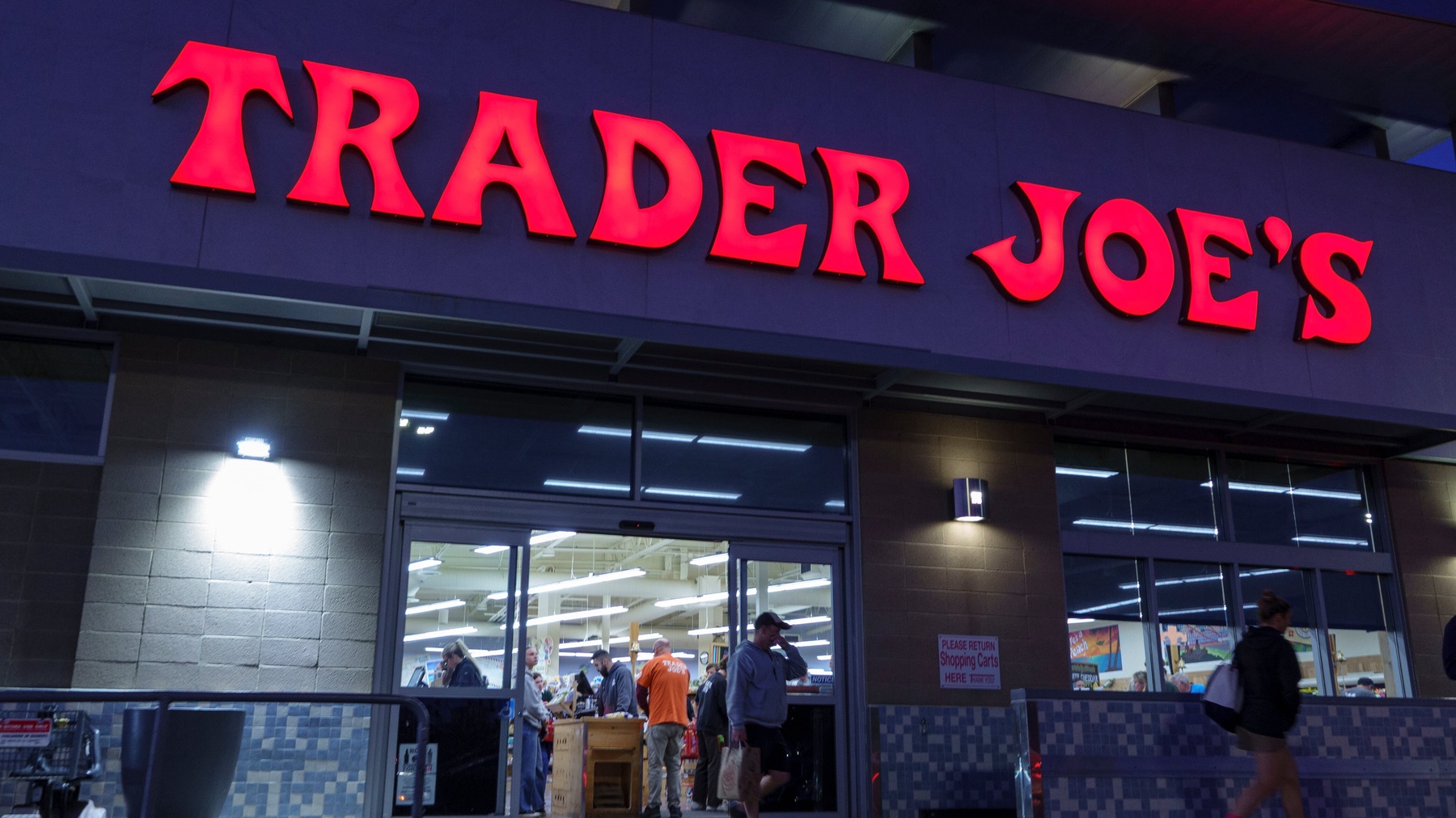 Particle News: Trader Joe's Recalls 61,500 Sparkling Water Bottles Over Glass Defect