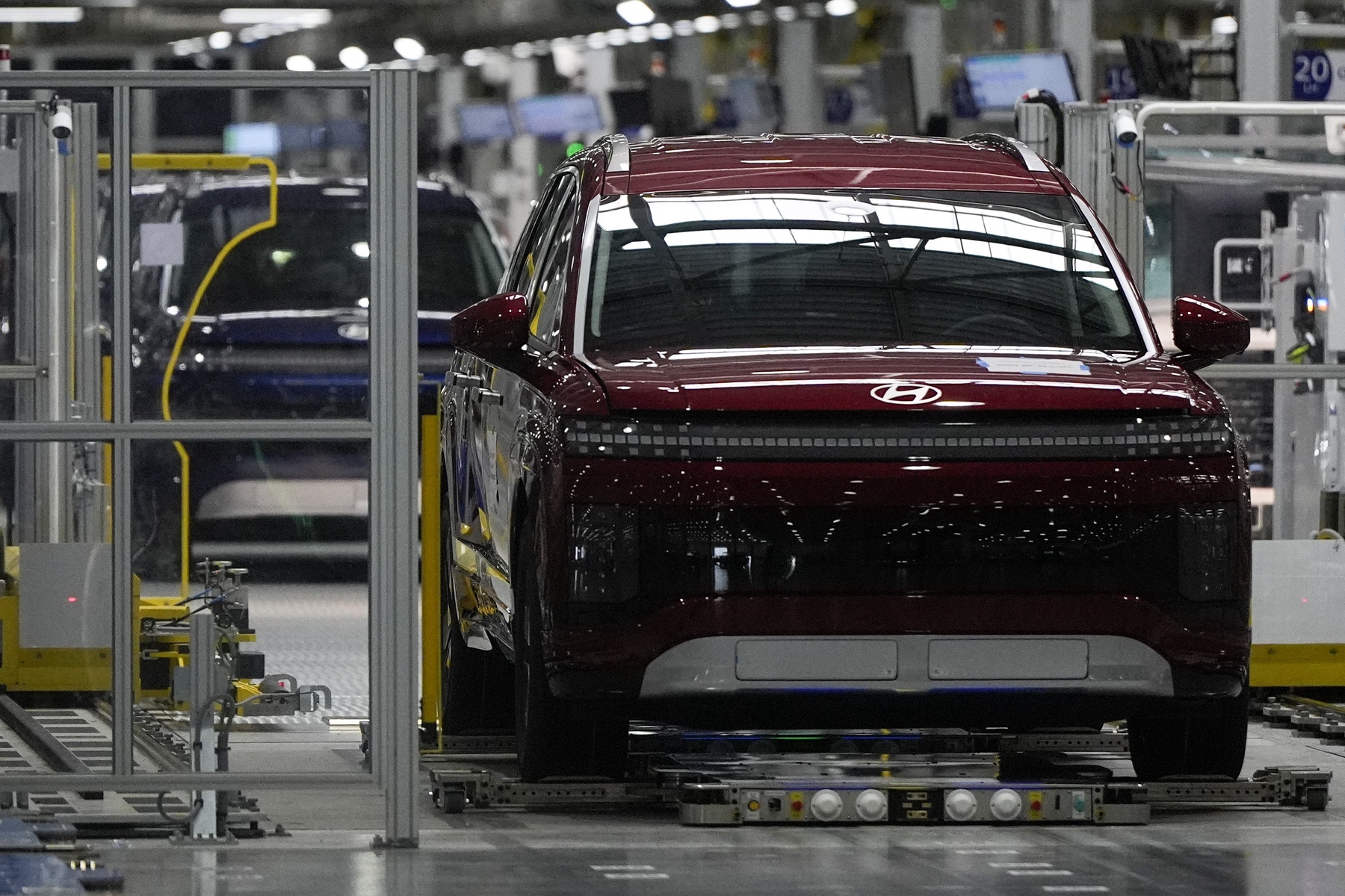 Particle News: Hyundai Opens $7.6B Georgia EV Plant, Announces Major ...