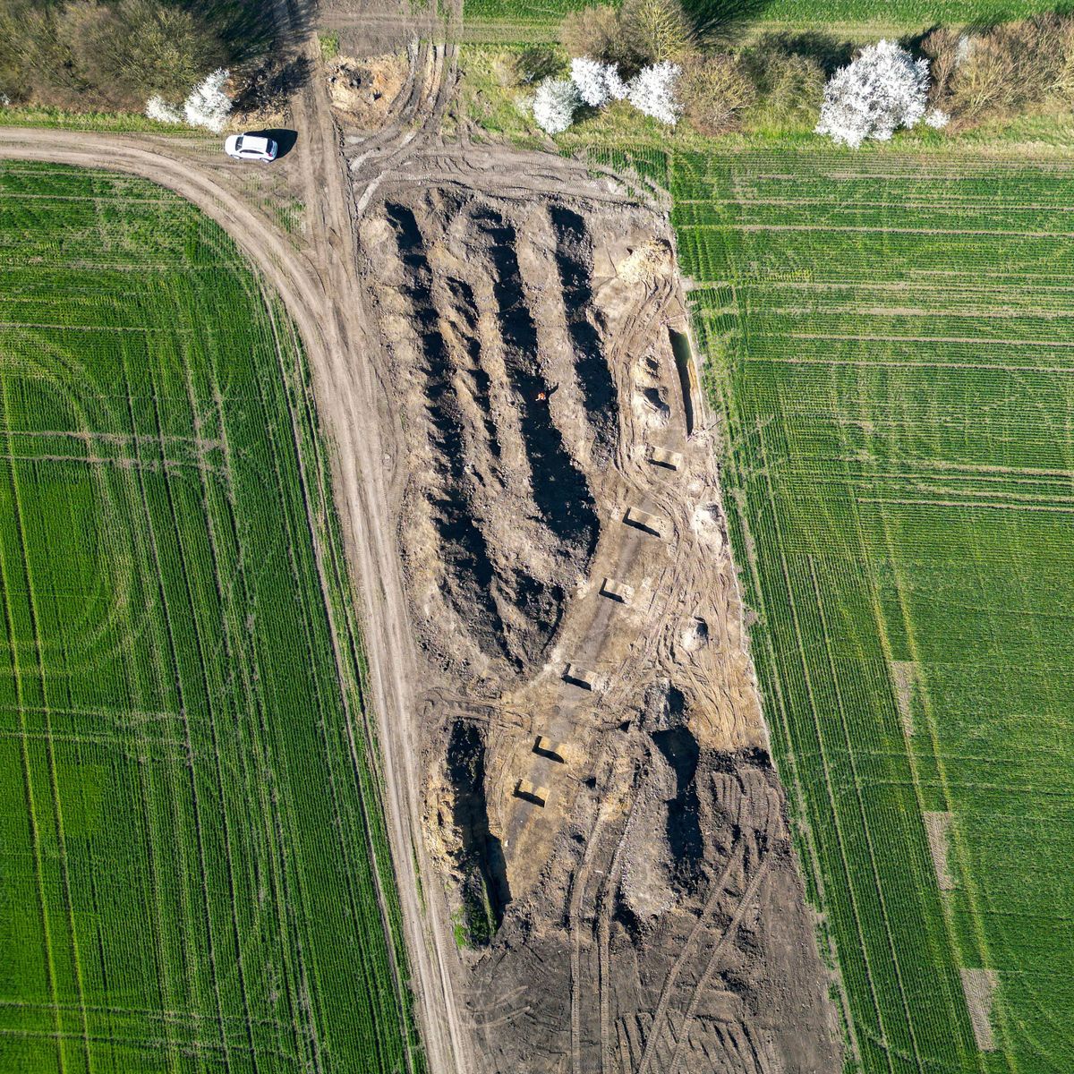 Particle News: Archaeologists Uncover 3,000-Year-Old Trench Systems ...