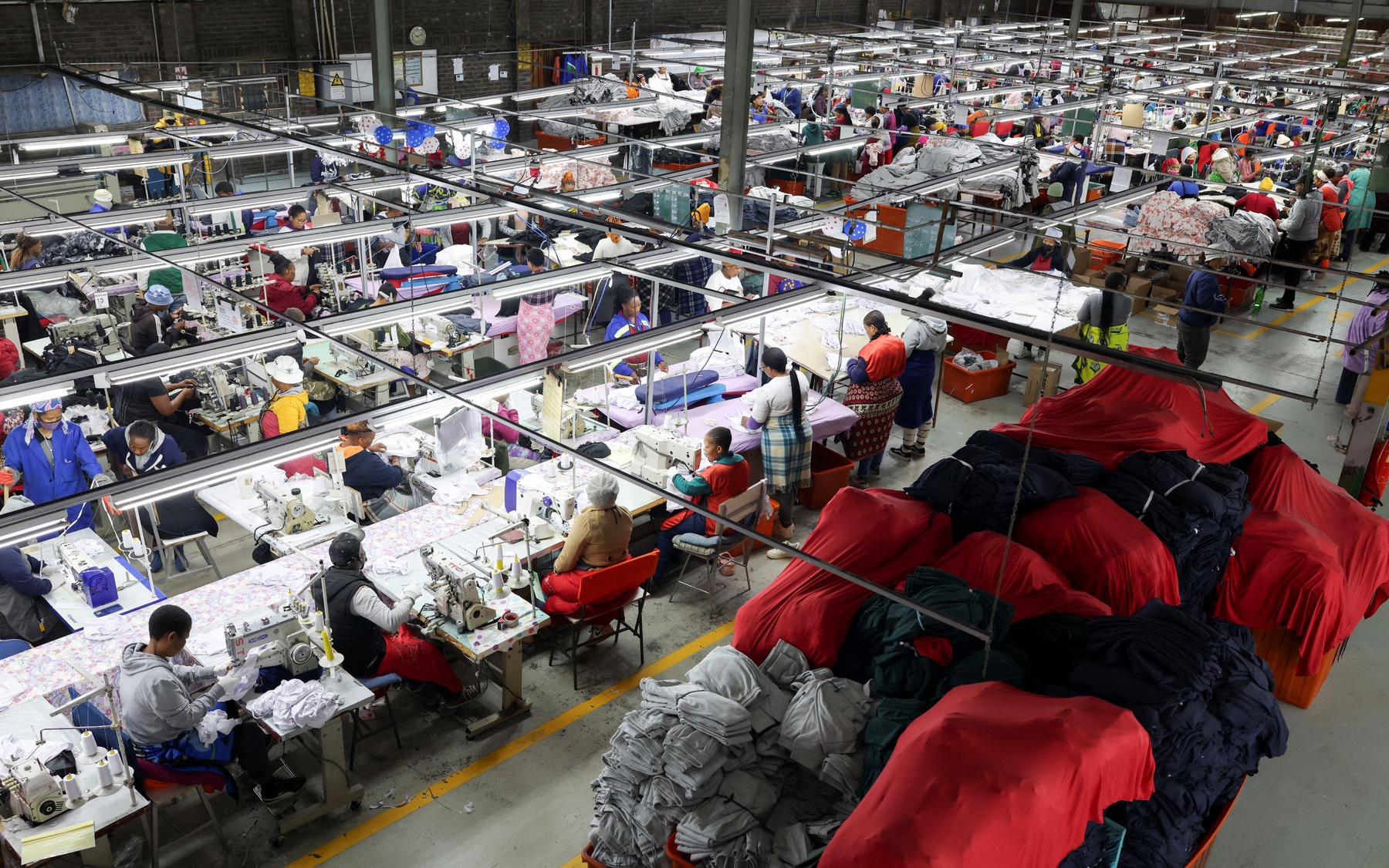 Particle News: U.S. Implements Sweeping Tariffs, Global Trade Tensions ...