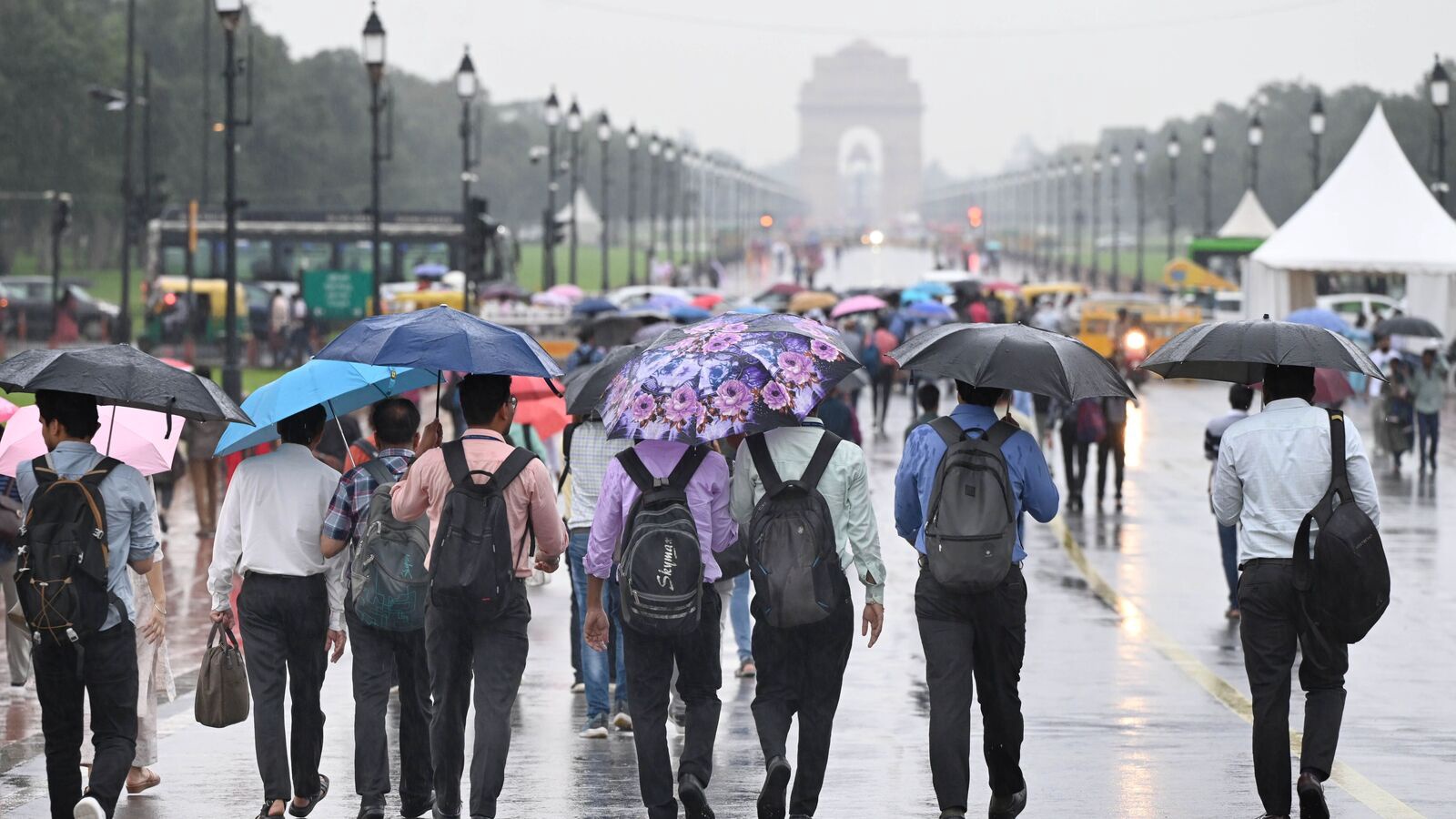 Particle News: Delhi Sees Weather Shift With Rain and Dust Storms Offering Heatwave Relief