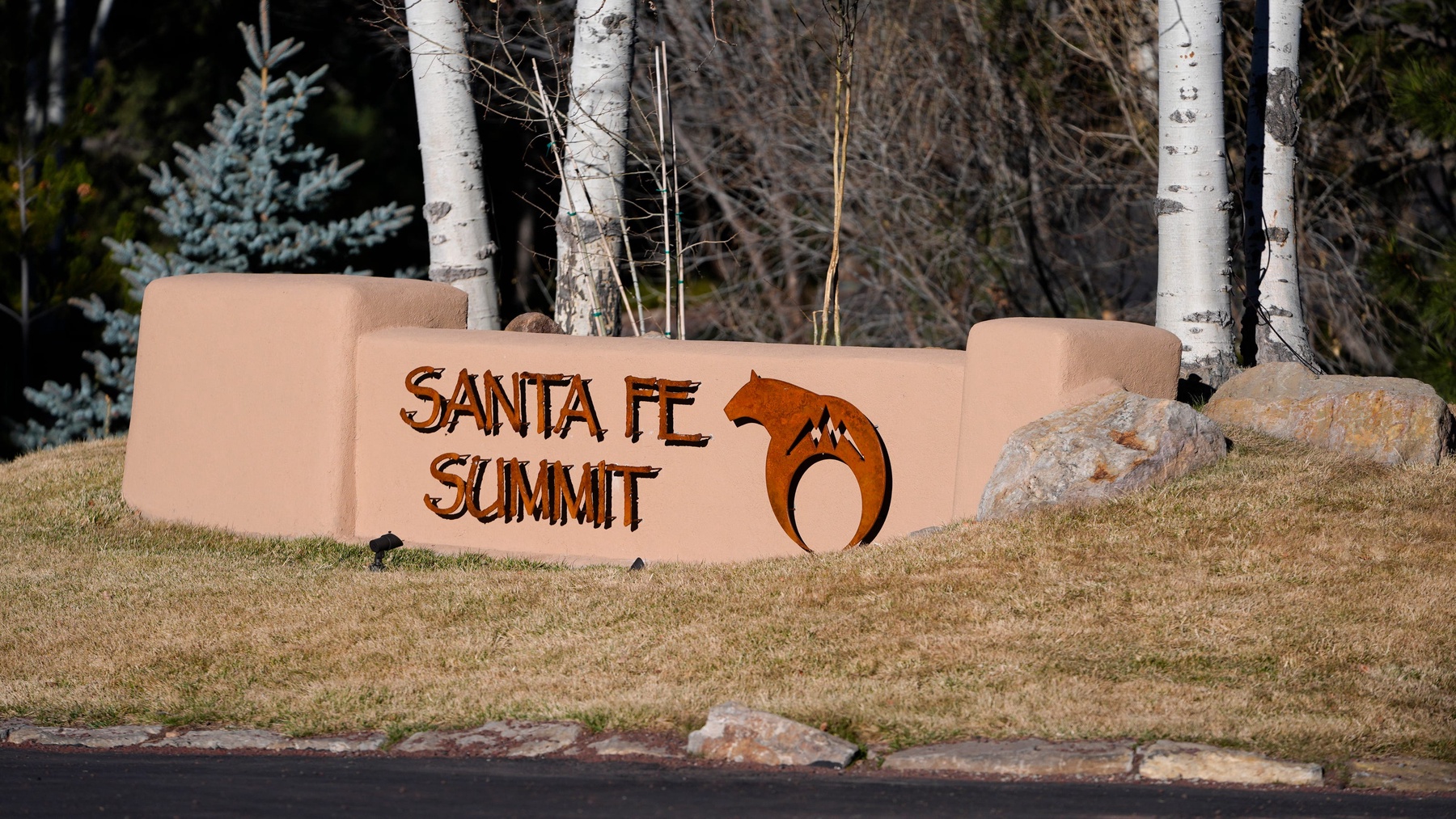 Particle News: New Evidence Details Final Days of Gene Hackman and Betsy Arakawa