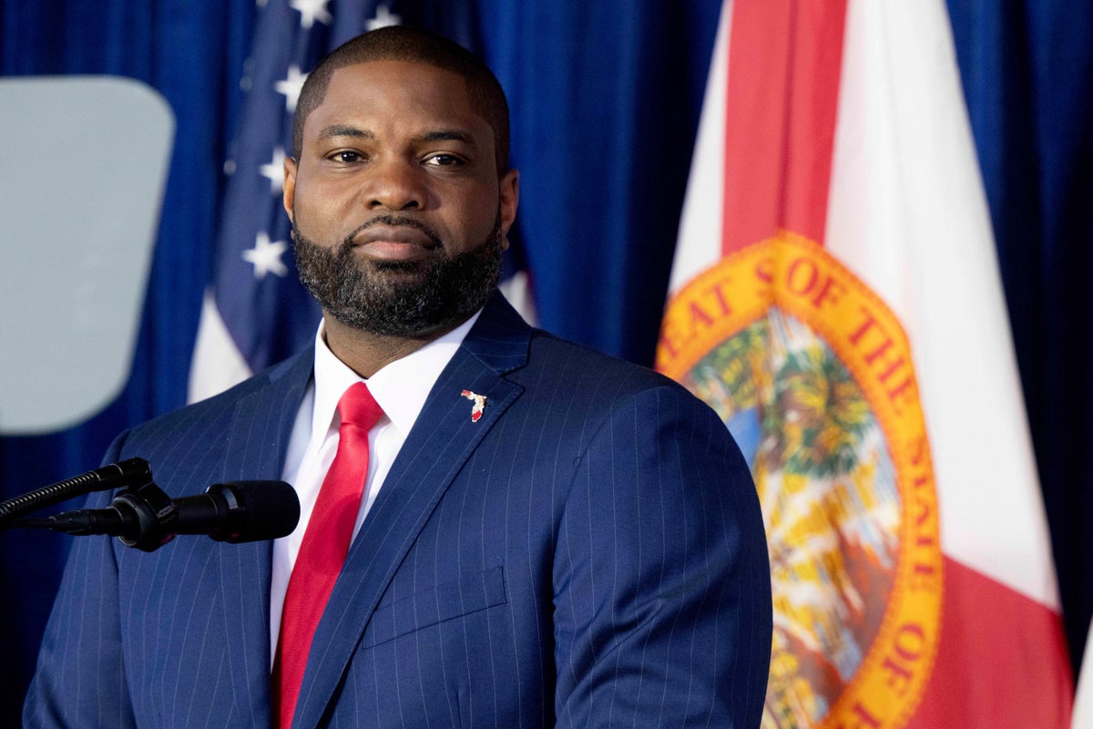 Particle: Rep. Byron Donalds’ Florida Town Hall Erupts in Chaos Over ...