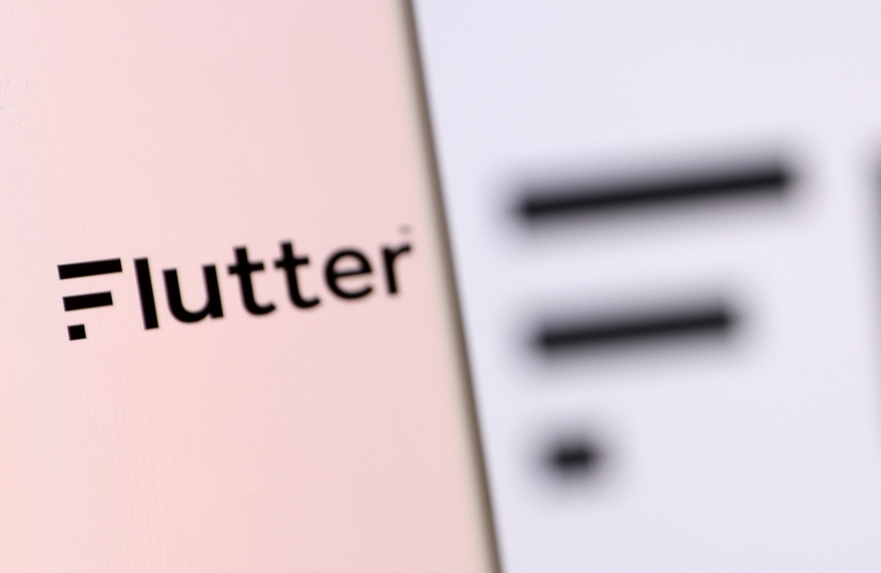 Particle News: Flutter Raises 2025 Guidance Despite Missing Q1 Targets