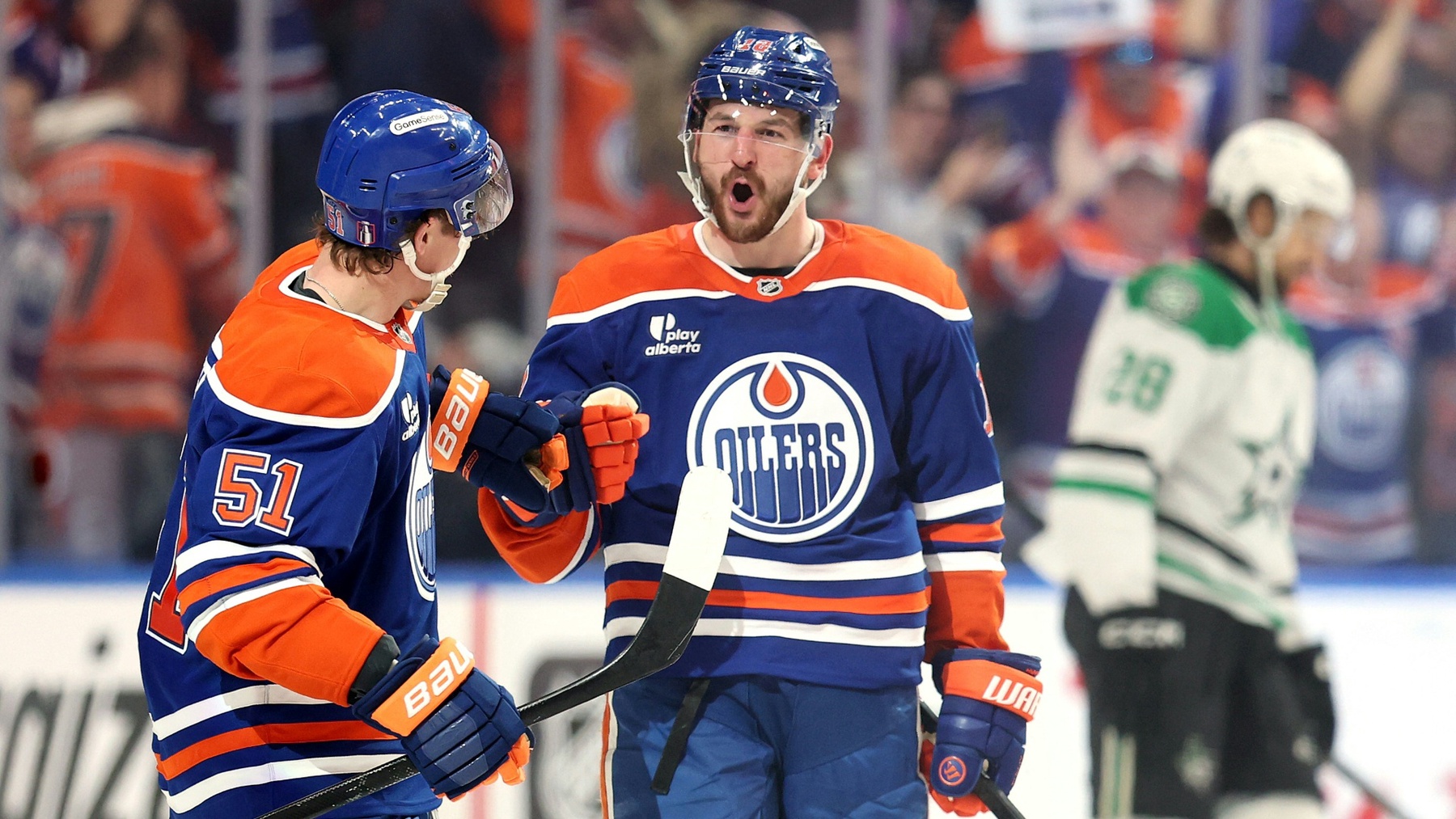 Particle News: Edmonton Oilers Dominate Game 3 to Lead Western ...