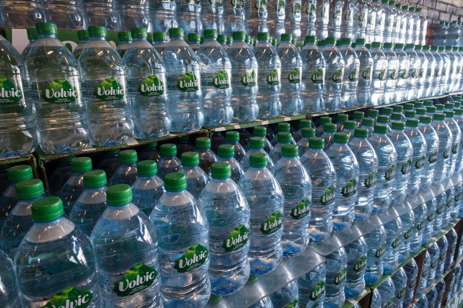 Particle: Clermont-Ferrand Tribunal Hears €32 Million Suit Over Volvic ...